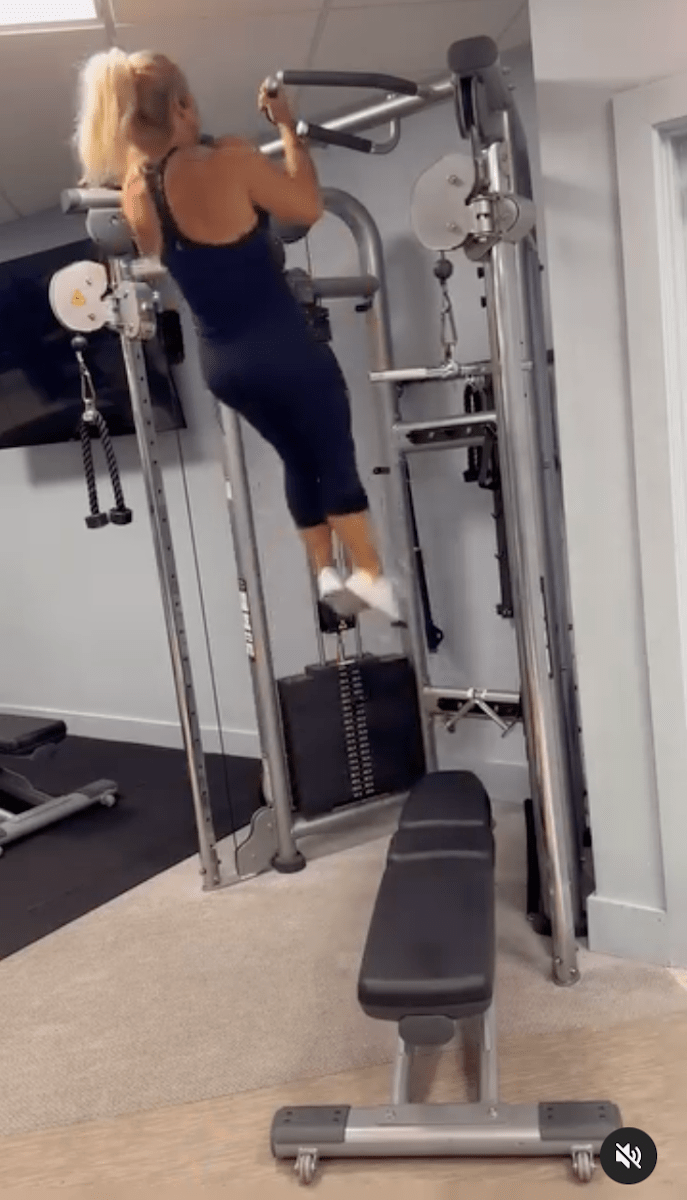 CrossFit Influencer Jessica Brunick-Fitzgibbons in Two-Piece Workout ...