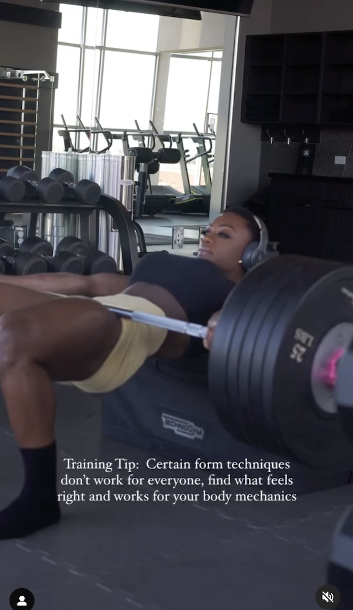 Bodybuilder Shanique Grant in Two-Piece Workout Gear Does Cardio