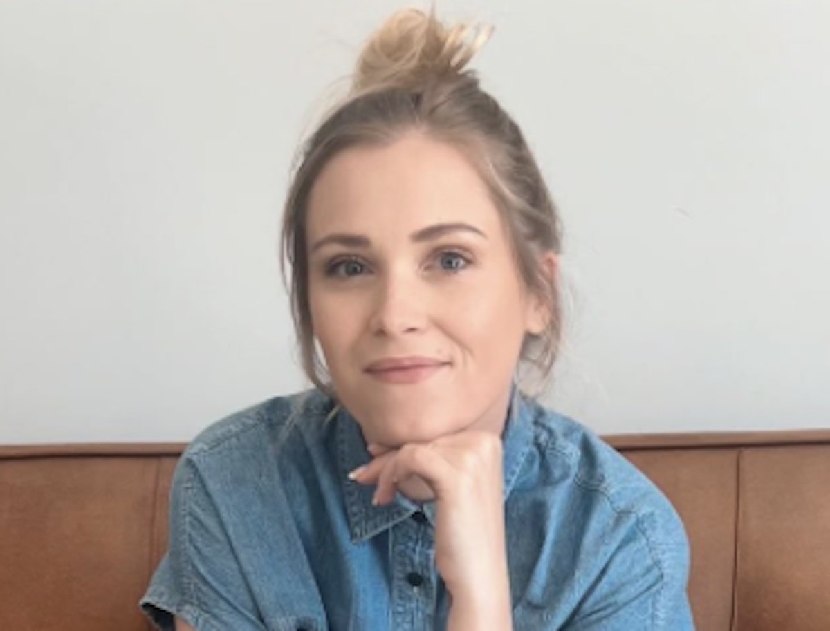 The 100 Stunner Eliza Taylor in Two-Piece Workout Gear Says "We Did It!"