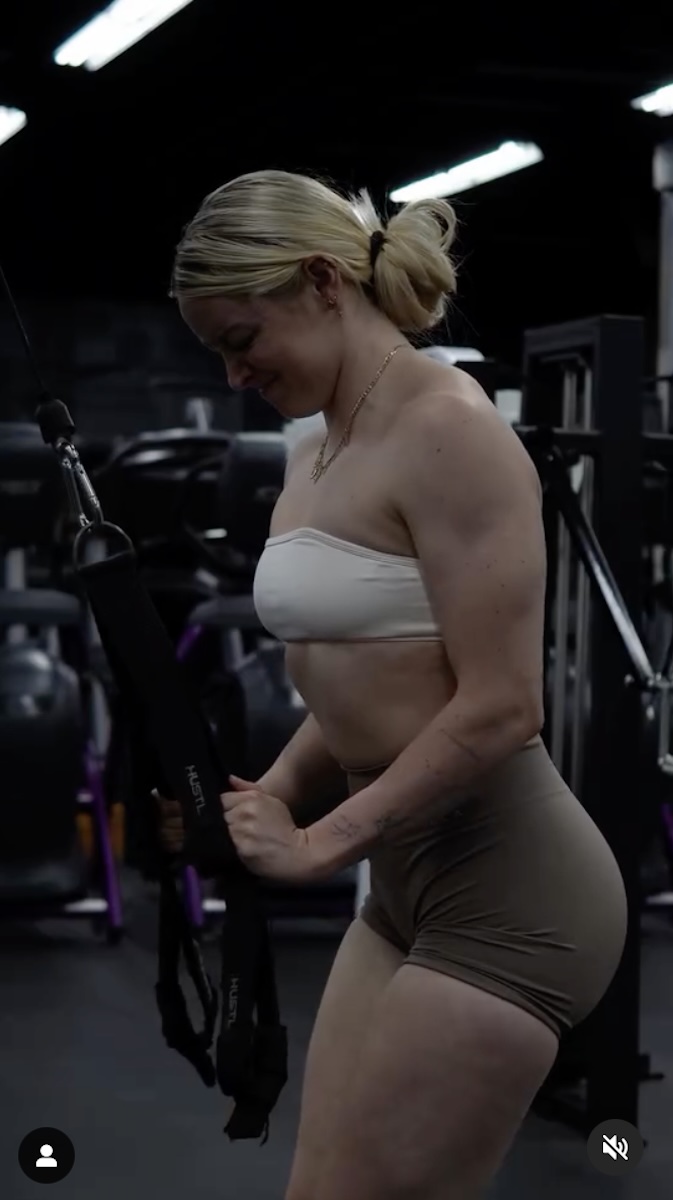 Fitness Influencer Georgia Daniels in Two-Piece Workout Gear Has "Happy Anniversary"