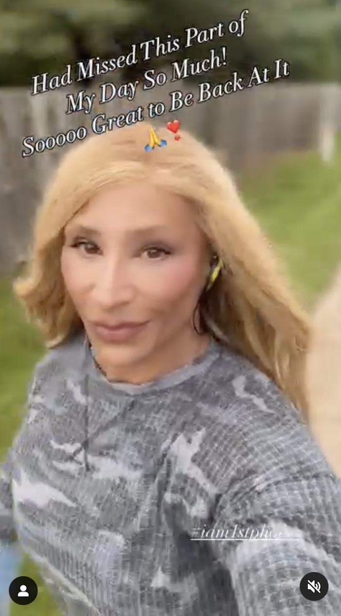 Bodybuilder Kim Chizevsky-Nicholls in Two-Piece Workout Gear Takes New ...