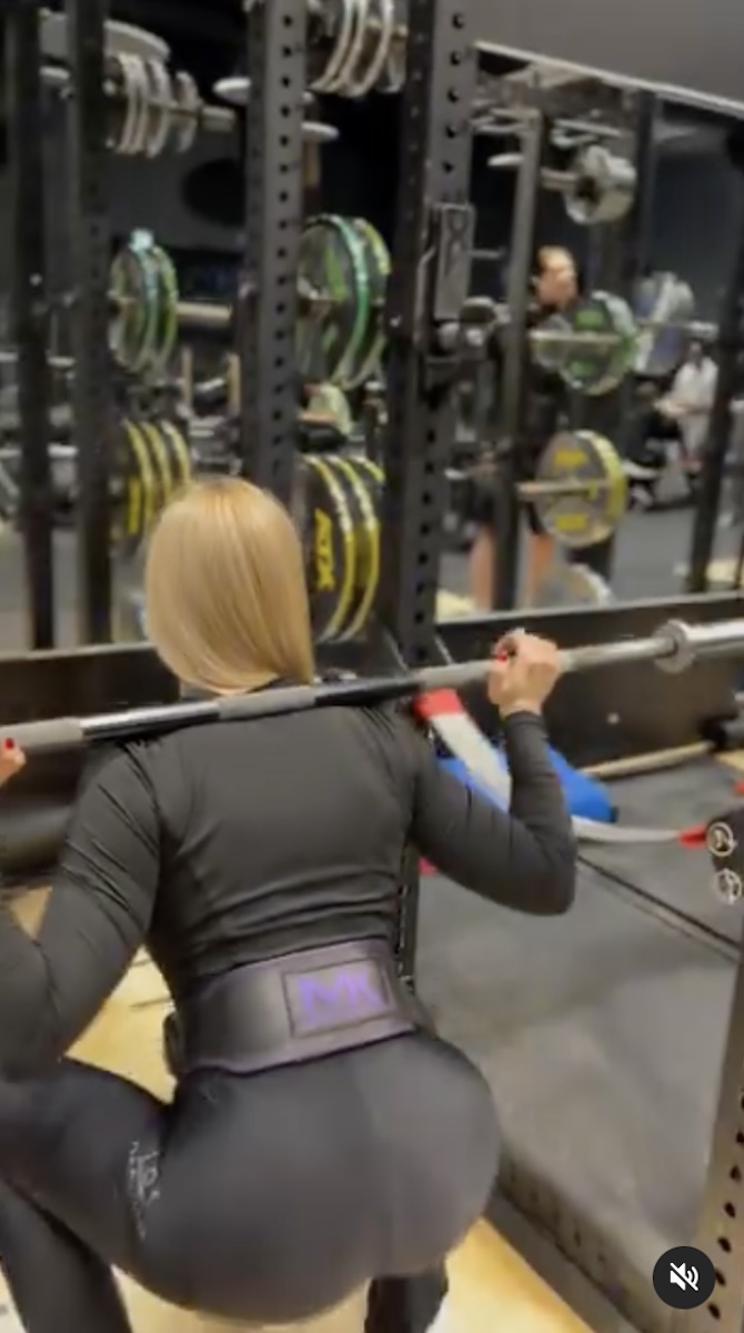 Bodybuilder Melina Keltaniemi in Two-Piece Workout Gear is "Enjoying Life"