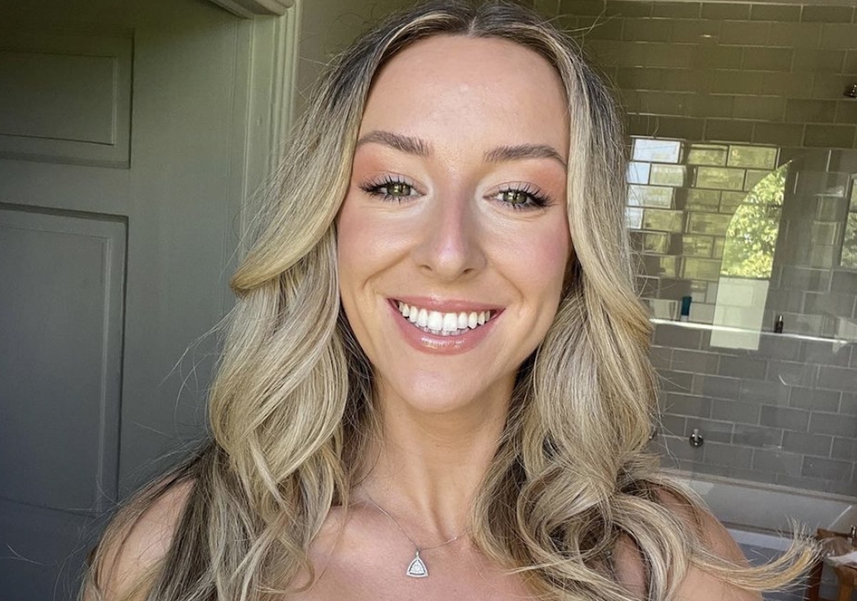 Fitness Influencer Natalie Freeman BSc, CPT, PPSC, in Two-Piece Workout ...