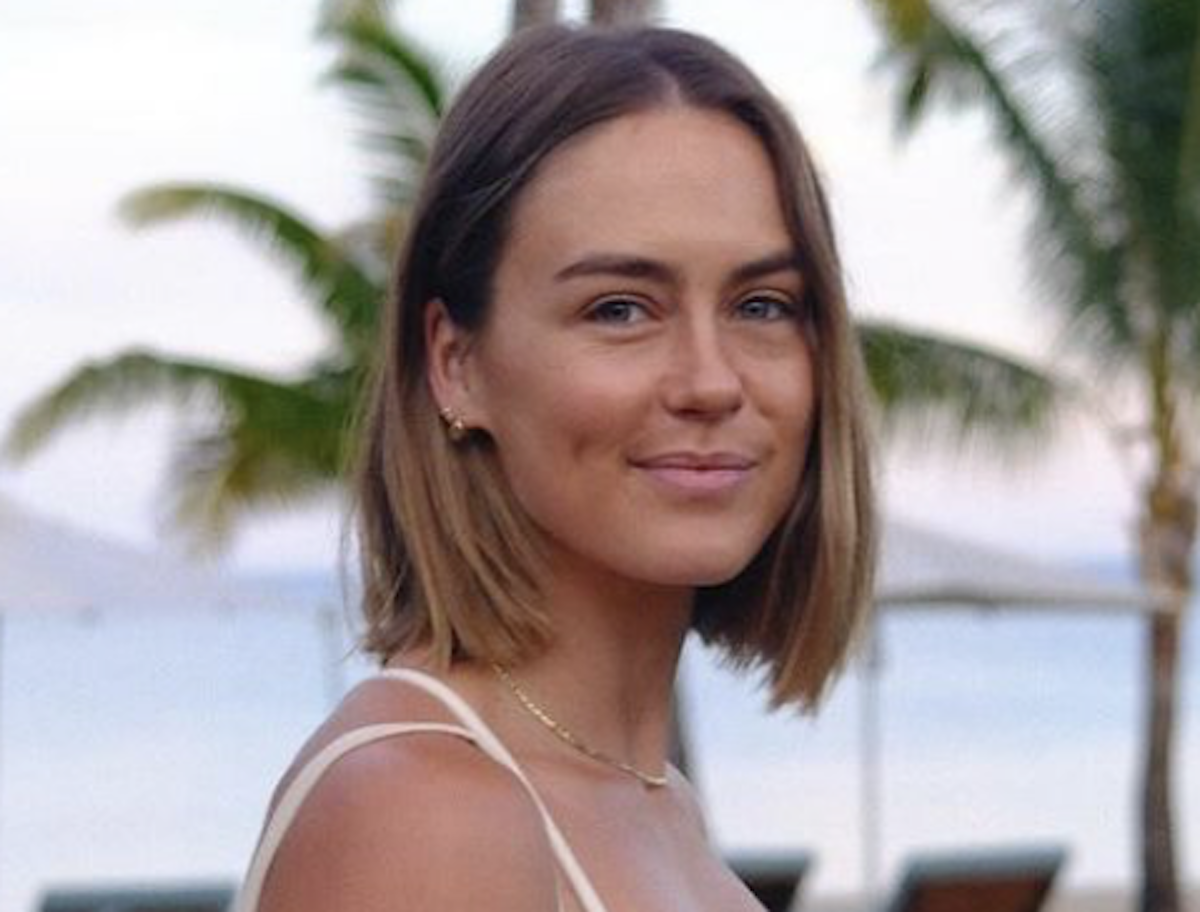 Fitness Influencer Steph Claire Smith in Two-Piece Workout Gear Shares ...