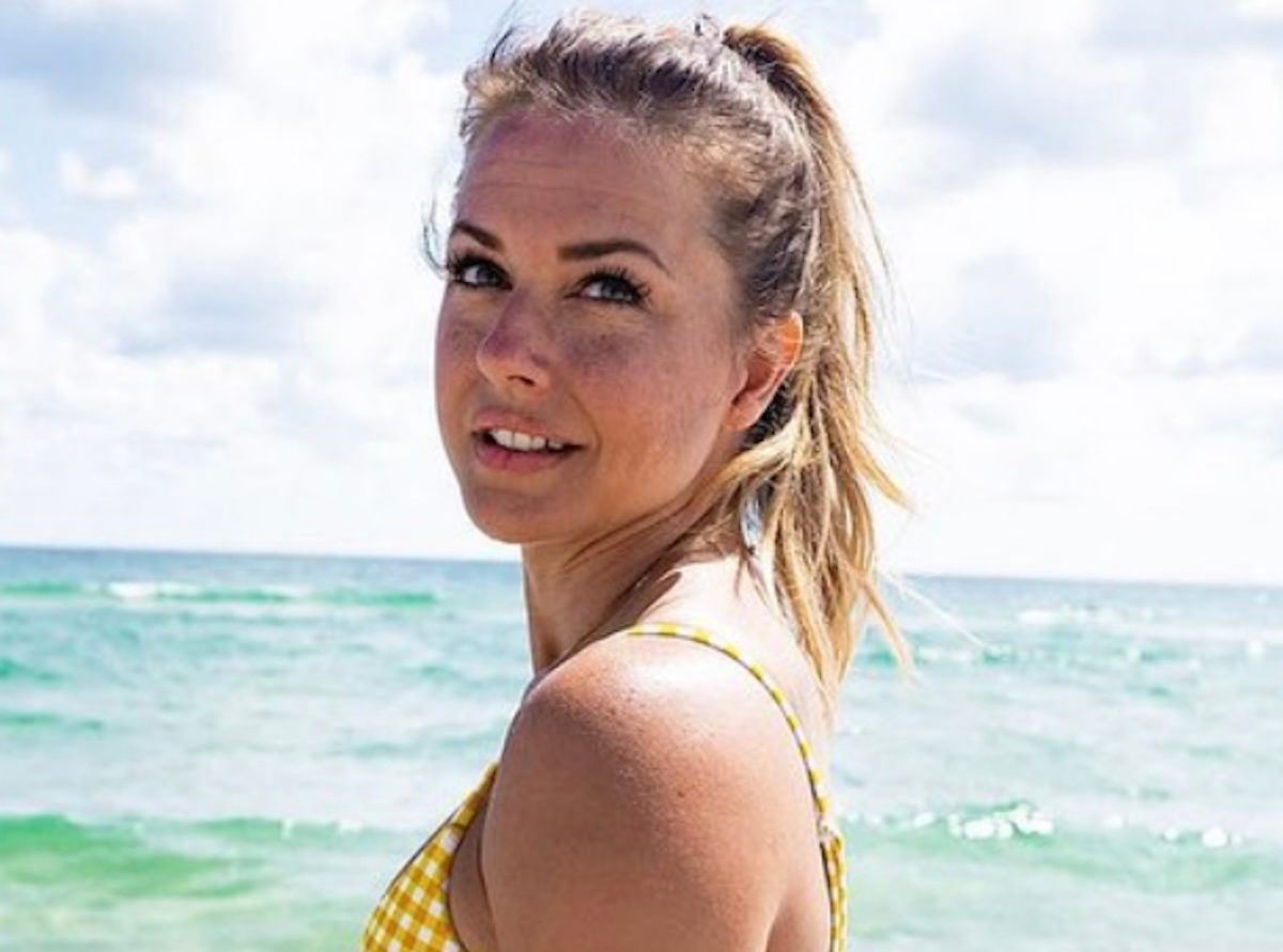Fitness Influencer Christmas Abbott in Two-Piece Workout Gear Says ...