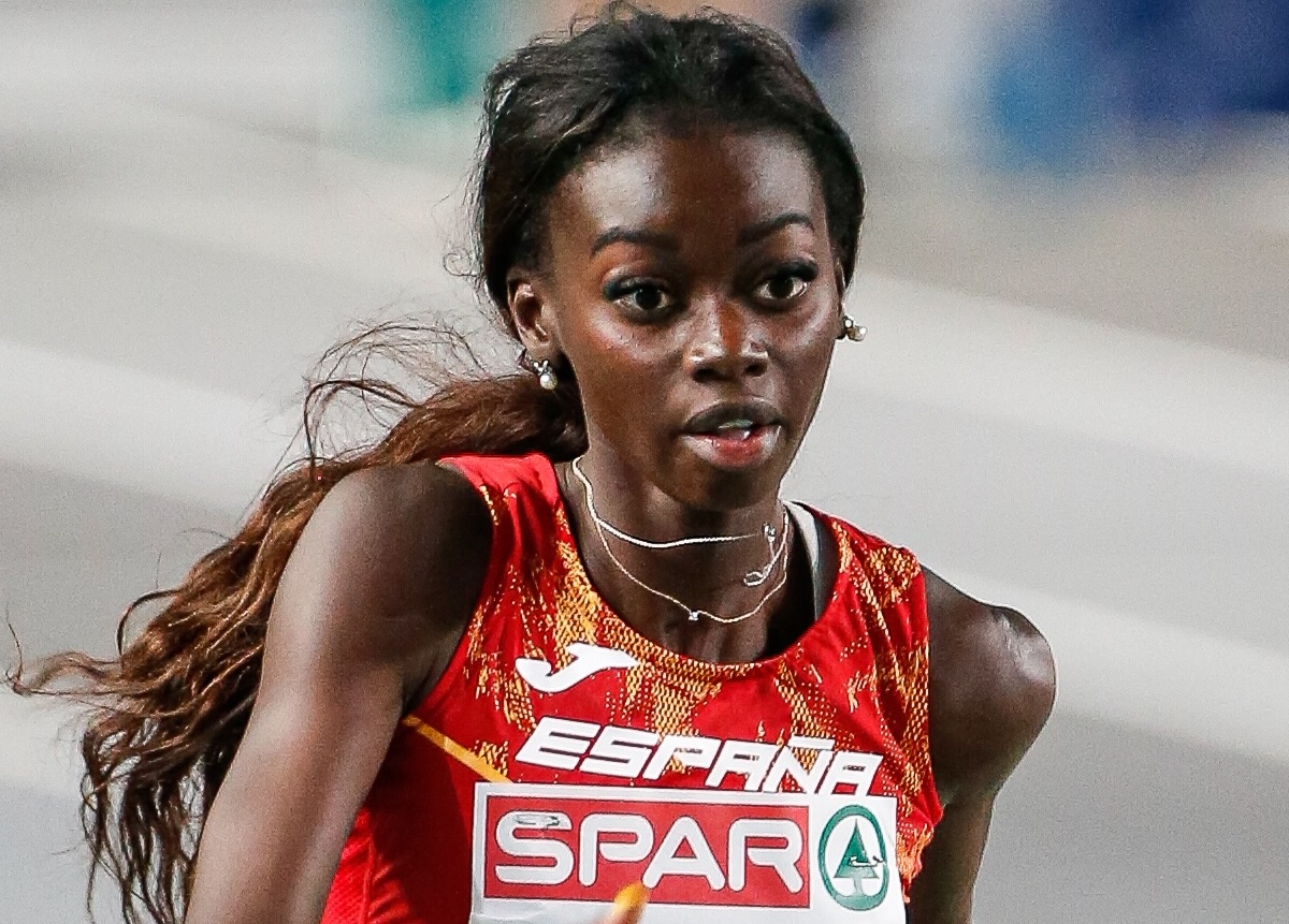 Spanish Stunner Fatima Diame in Two-Piece Workout Gear Has a Happy ...