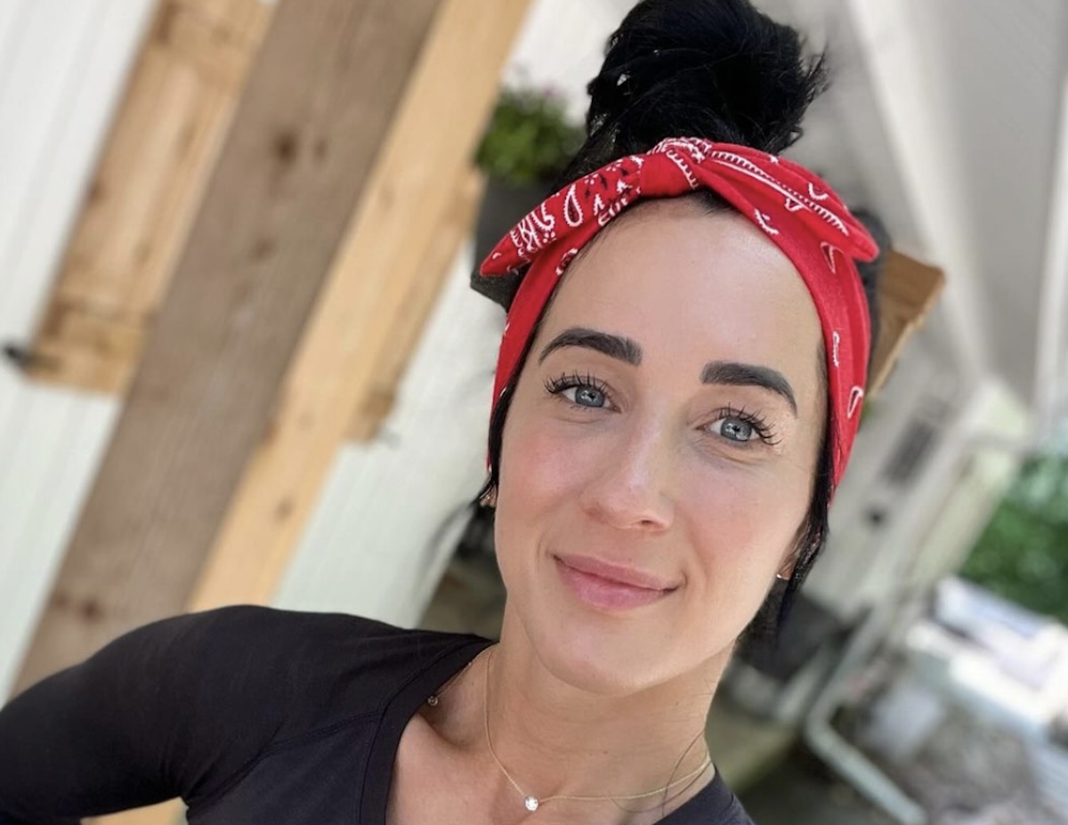 CrossFit Athlete Kristine Andali in Two-Piece Workout Gear Says "Stick to a Sustained Pace"