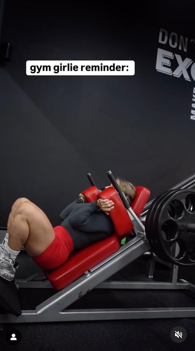 Powerlifter Maddy Forberg in Two-Piece Workout Gear Says "The Claw ...