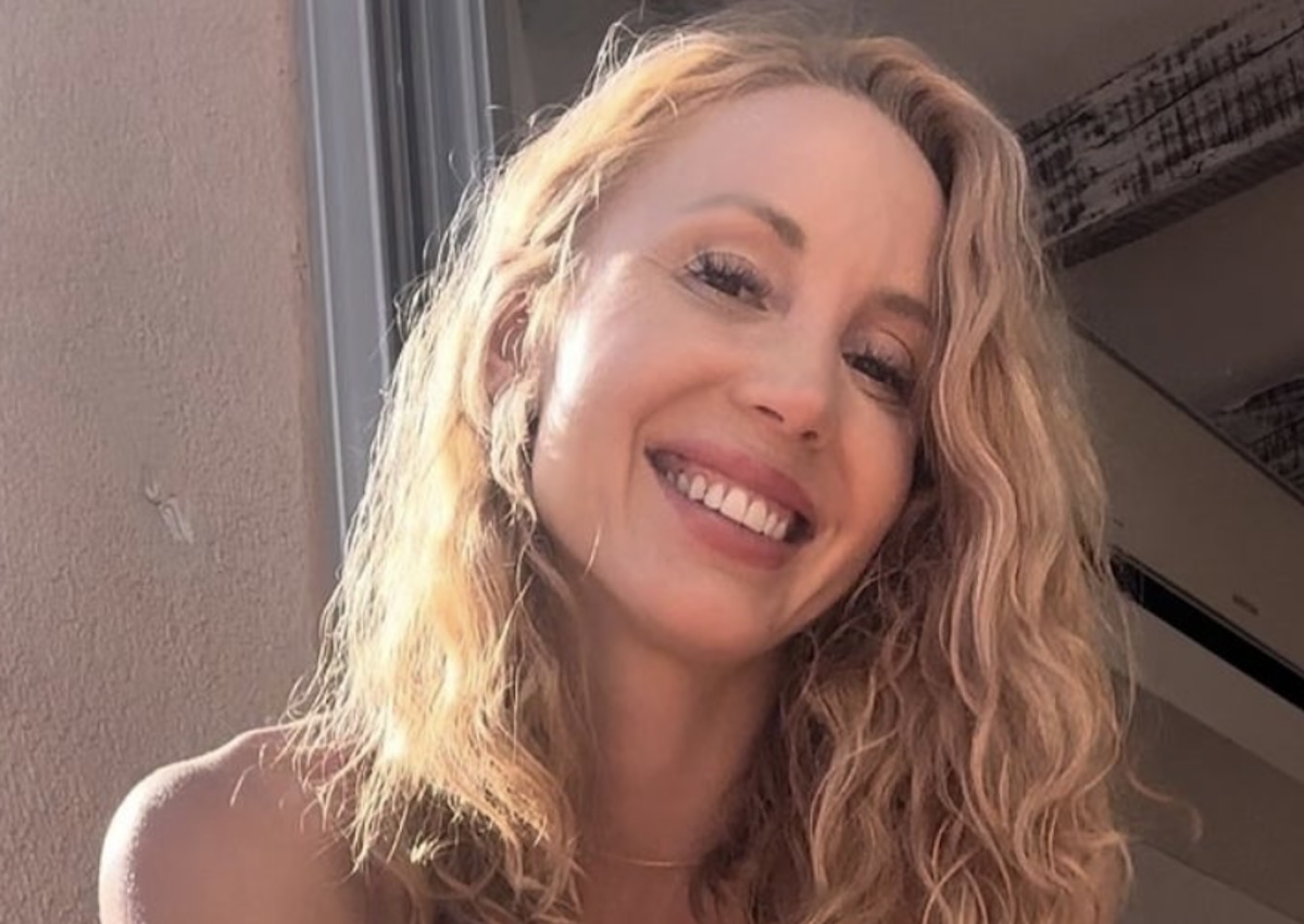 Fitness Influencer Rachel Scheer in Two-Piece Workout Gear Sets "New ...