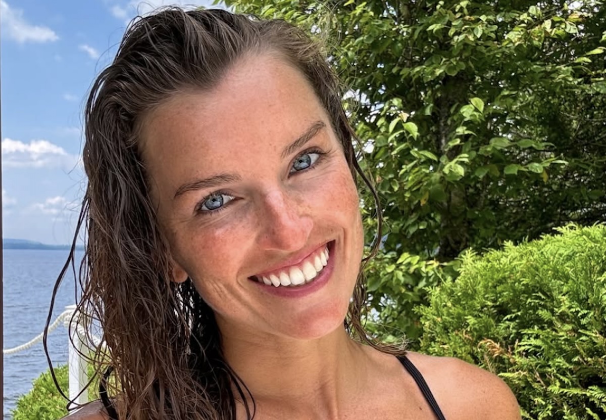 Pole Vaulting Stunner Robin Bone in Two-Piece Workout Gear Shares "a ...