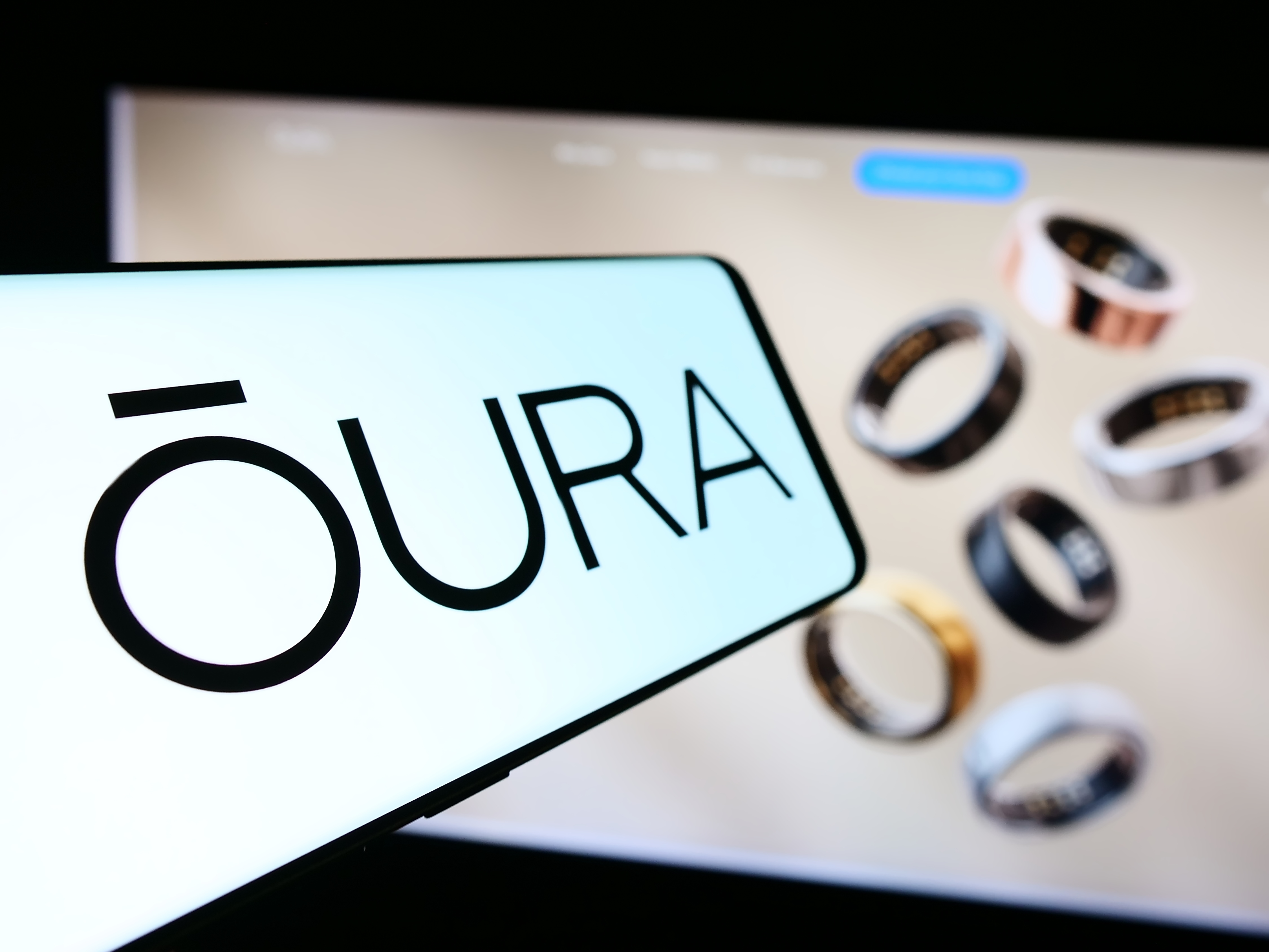 Eileen Gu in Two-Piece Workout Gear Says "Thank You"