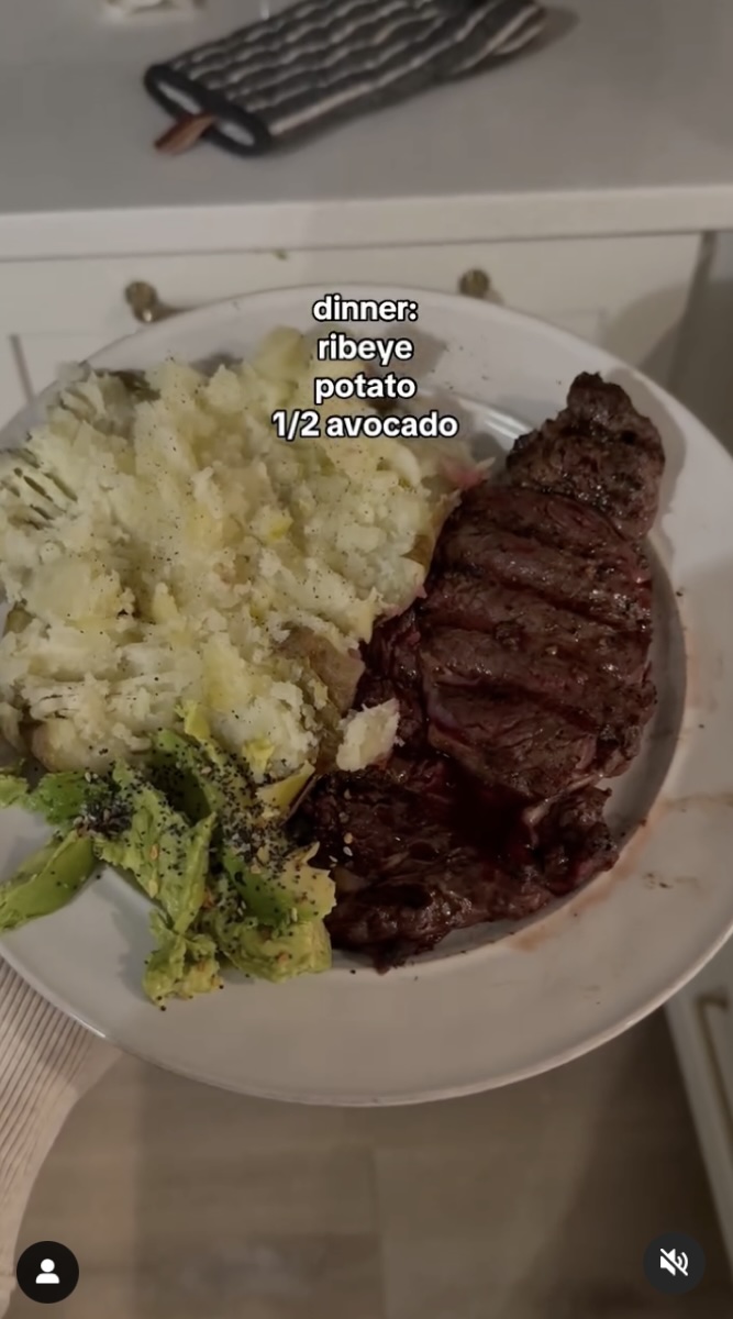 CrossFit Athlete Mal O’Brien in Two-Piece Workout Gear Shares "Back Day ...