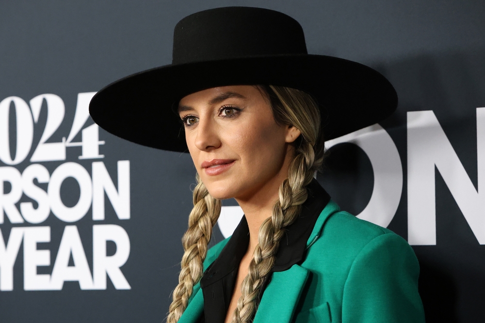 Lainey Wilson In Bikini Celebrates "America's Birthday" In The Bahamas ...